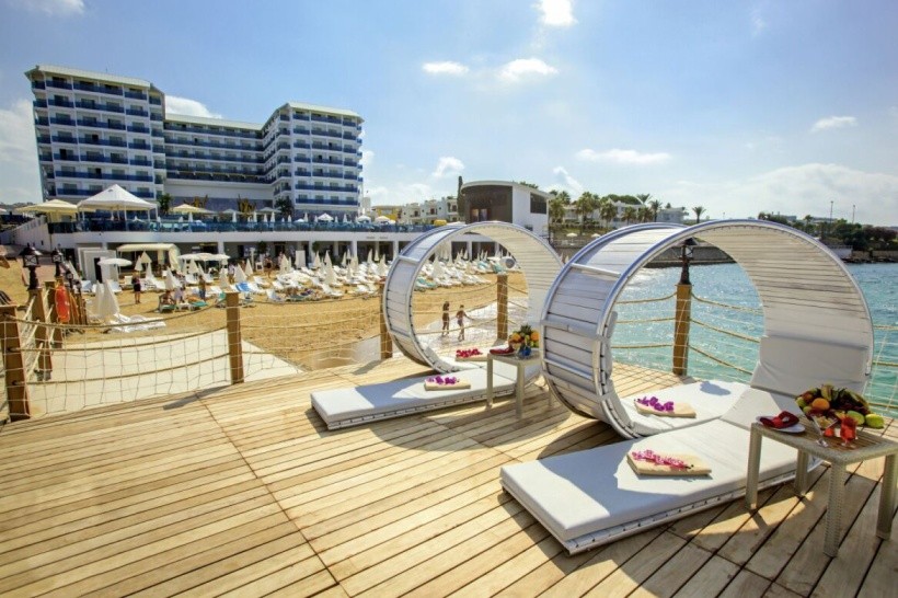 Hotel Azura Deluxe Resort & Spa - Turcja, oferty i opinie w Travelplanet.pl