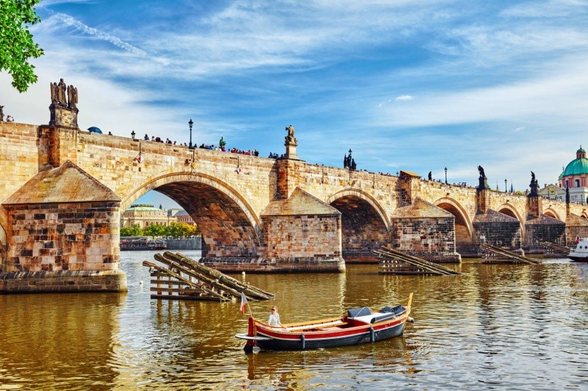 Karlov Most Symbol Prahy A Najstar Most Cez Vltavu Blog Invia sk